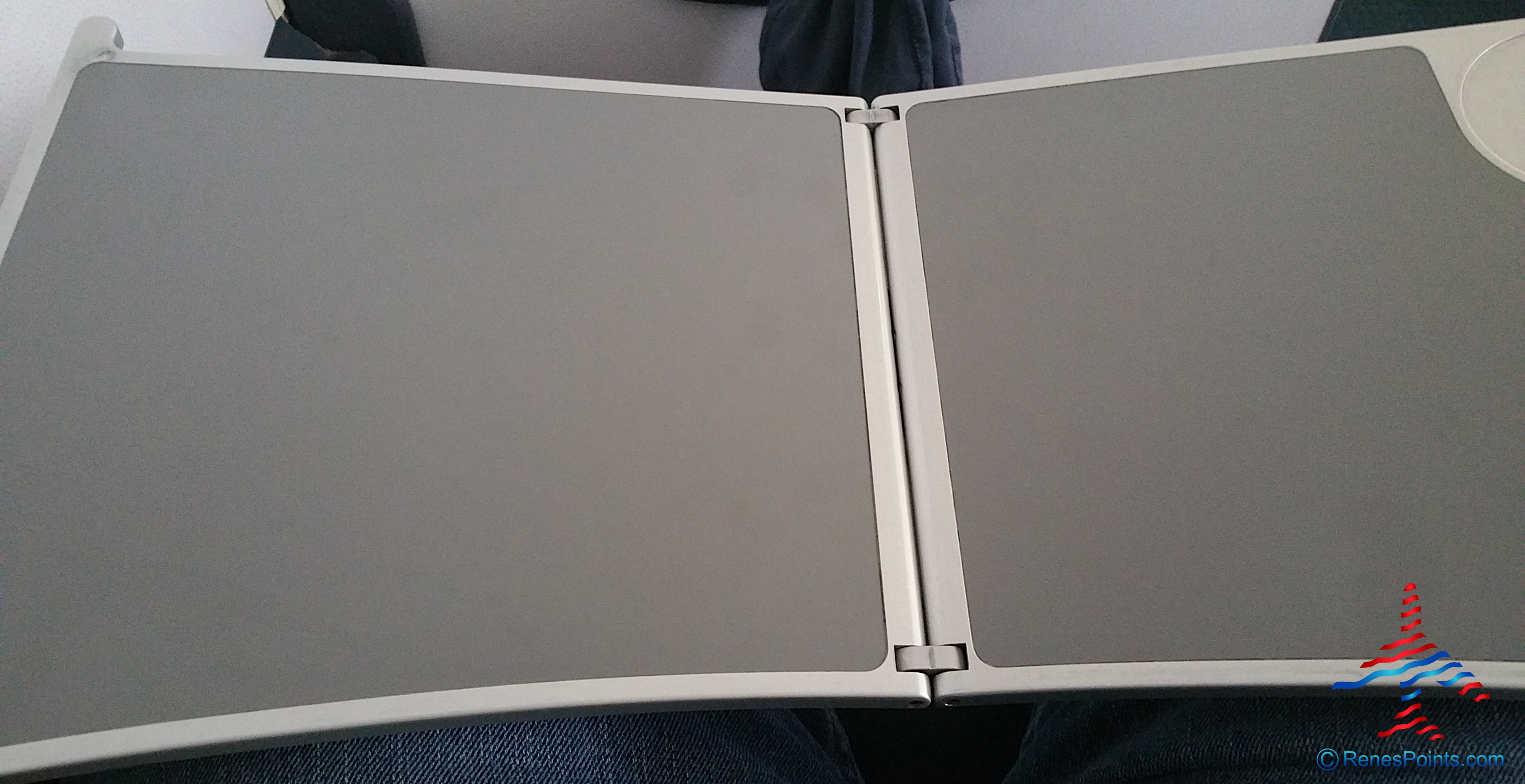 FA tip on how to fix a broken tray table that sags delta renespoints ...