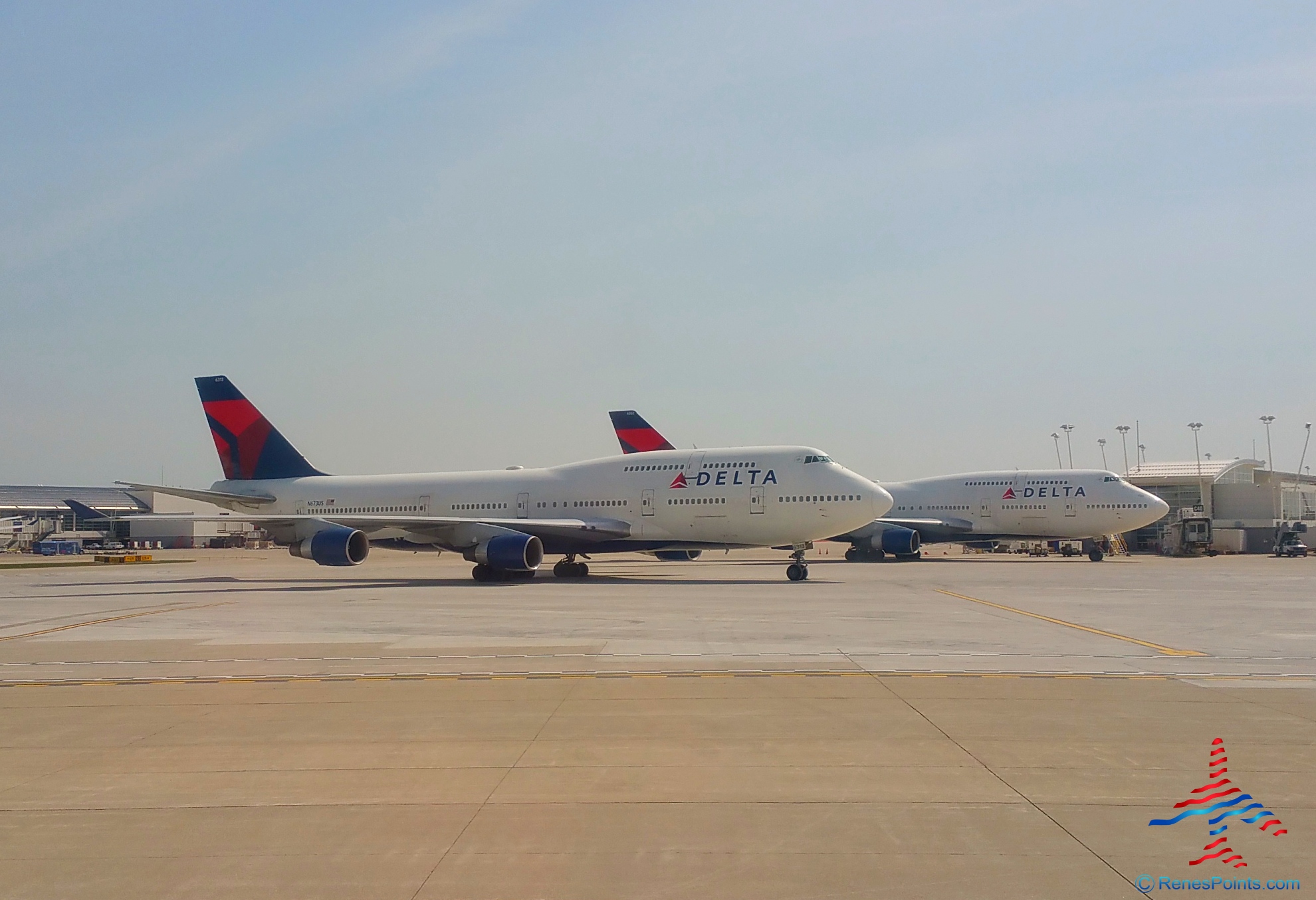 Delta 747s parked in DTW Detroit airport renespoints blog - Eye of the ...