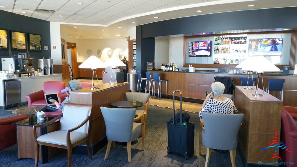 Delta Sky Club DCA Ronald Reagan Washington National Airport Review ...
