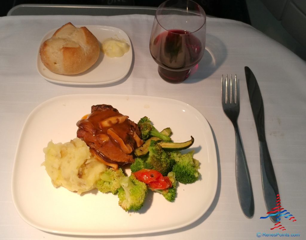 Delta One 747 Experience Detroit to Japan Narita - My final upper deck ...