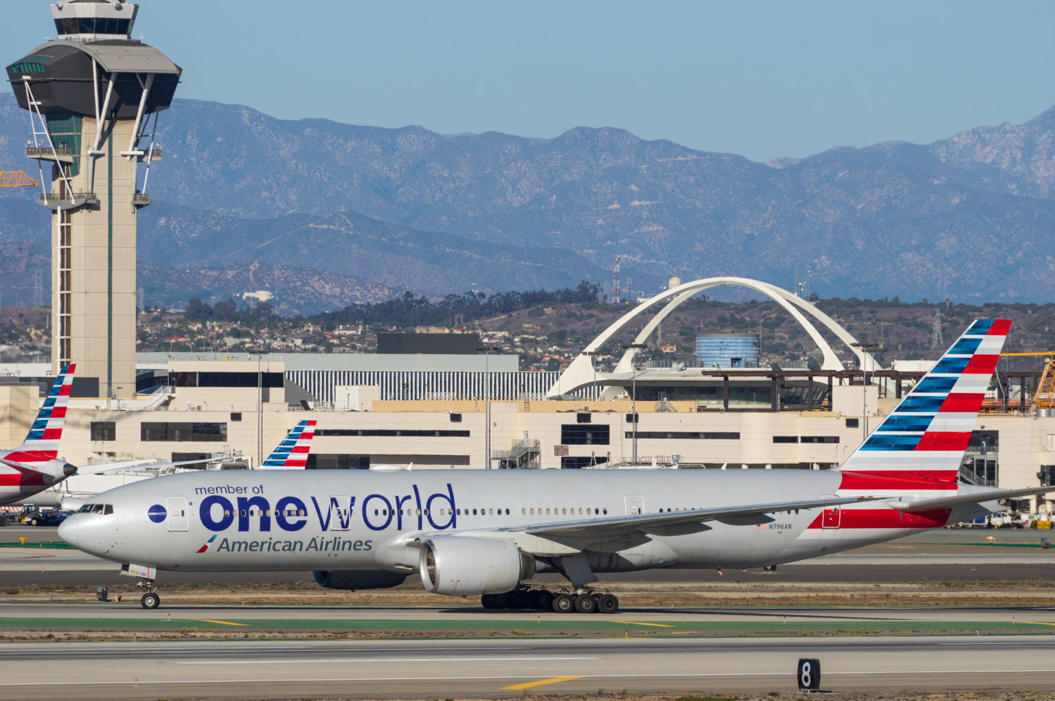 American Suspends Six Routes — Four of Them Out of LAX - Eye of the Flyer