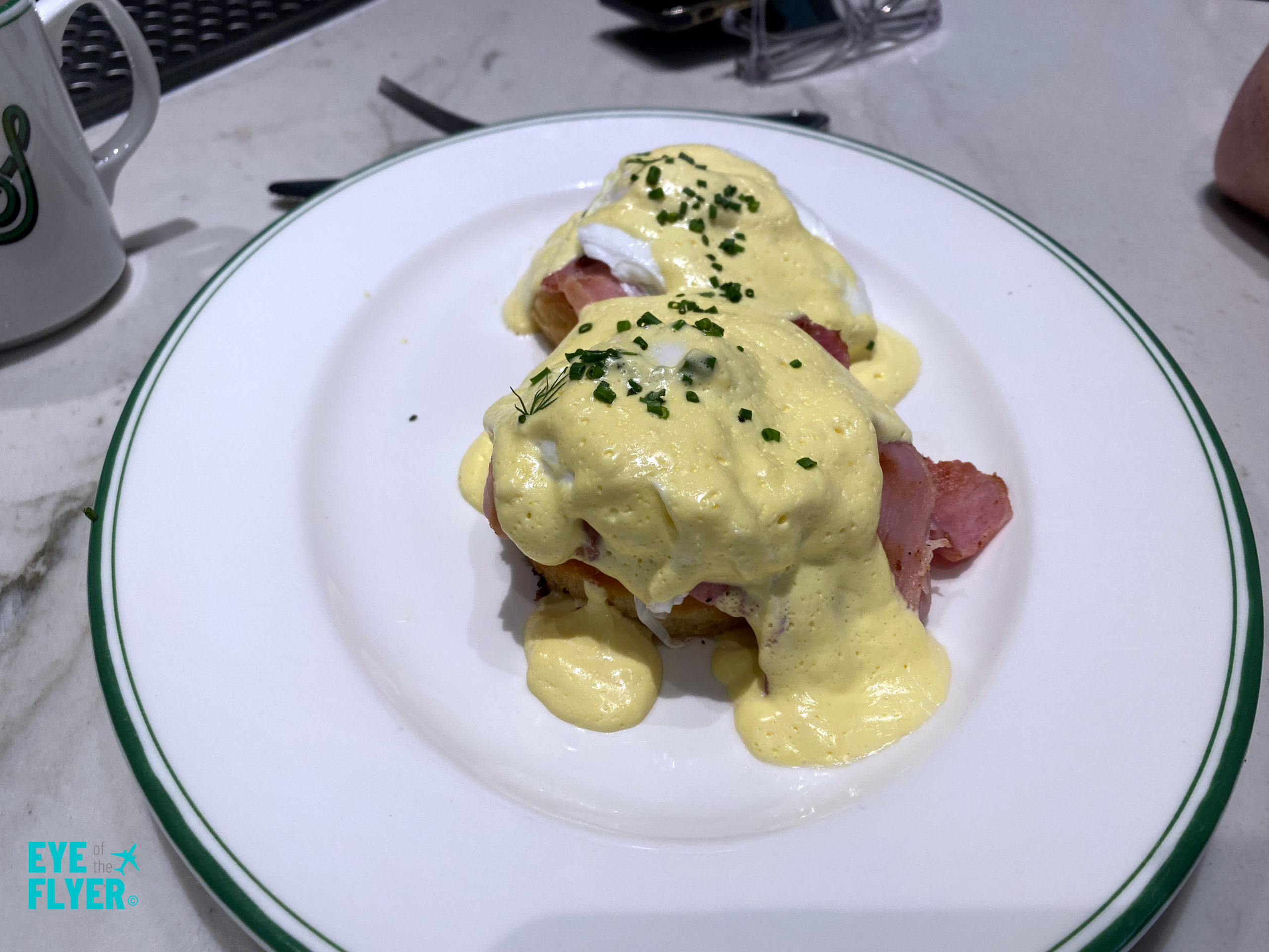 Bellagio Sadelle's Cafe Breakfast: Eggs Benedict - Eye of the Flyer