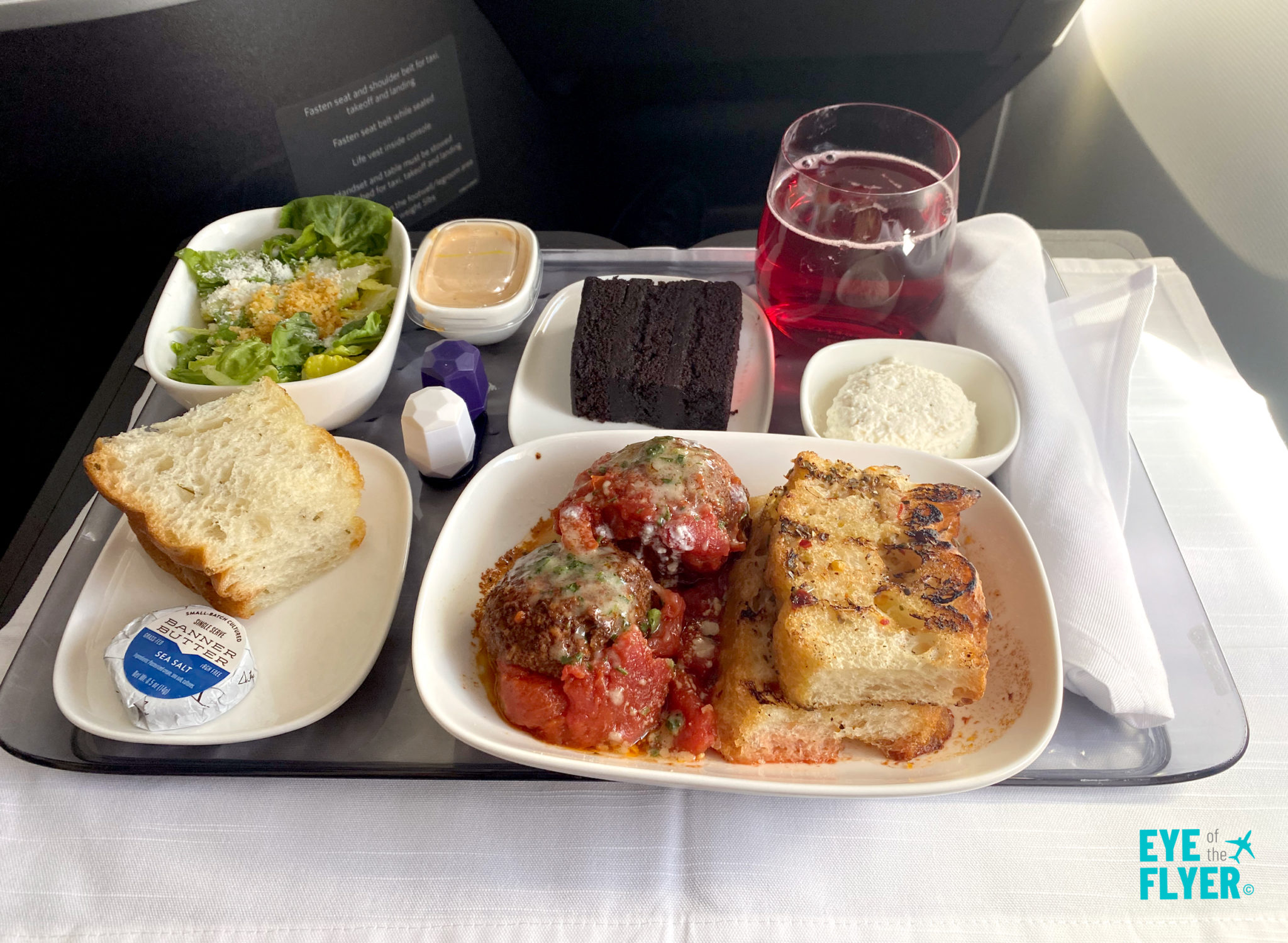 Delizioso! Delta One Marinara Braised Meatballs [Review] - Eye of the Flyer