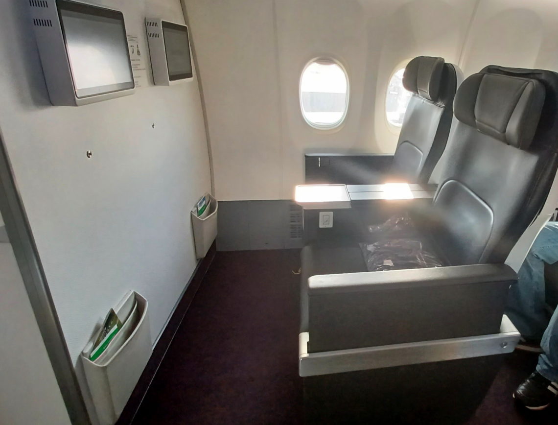 Review: The AeroMexico First Class Hamburger Meal - Eye of the Flyer