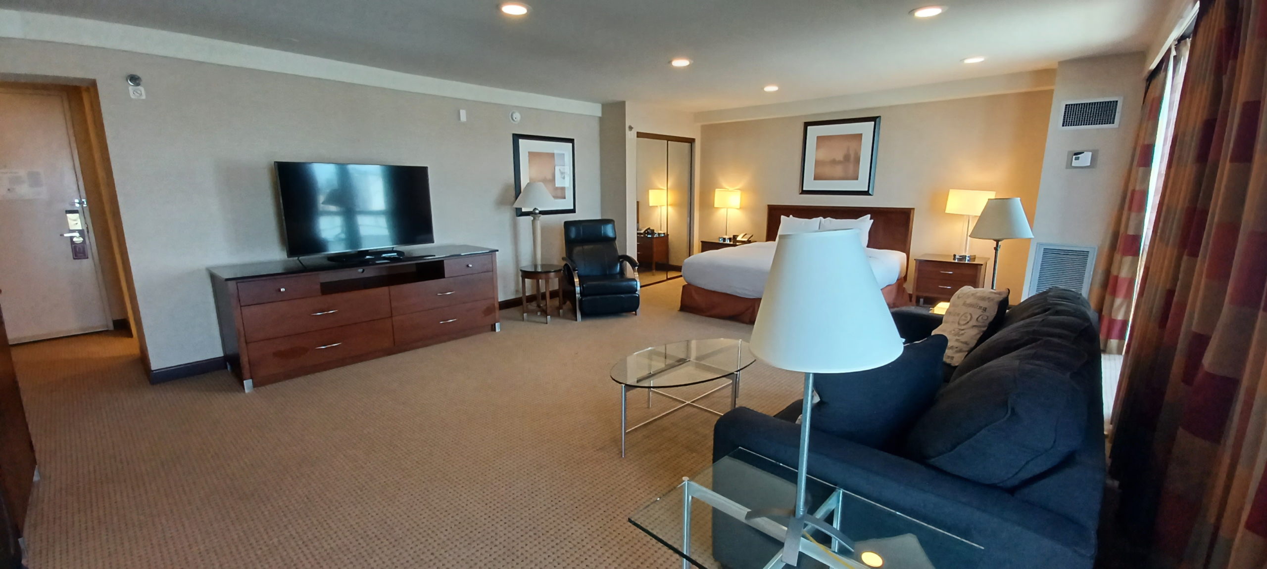 Hilton Chicago ORD Airport Jr Suite Review 2022 (7) - Eye of the Flyer