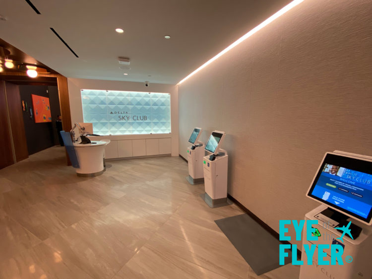 New-Delta-Sky-Club-ORD-T5-Chicago-OHare-Review-Lobby - Eye of the Flyer