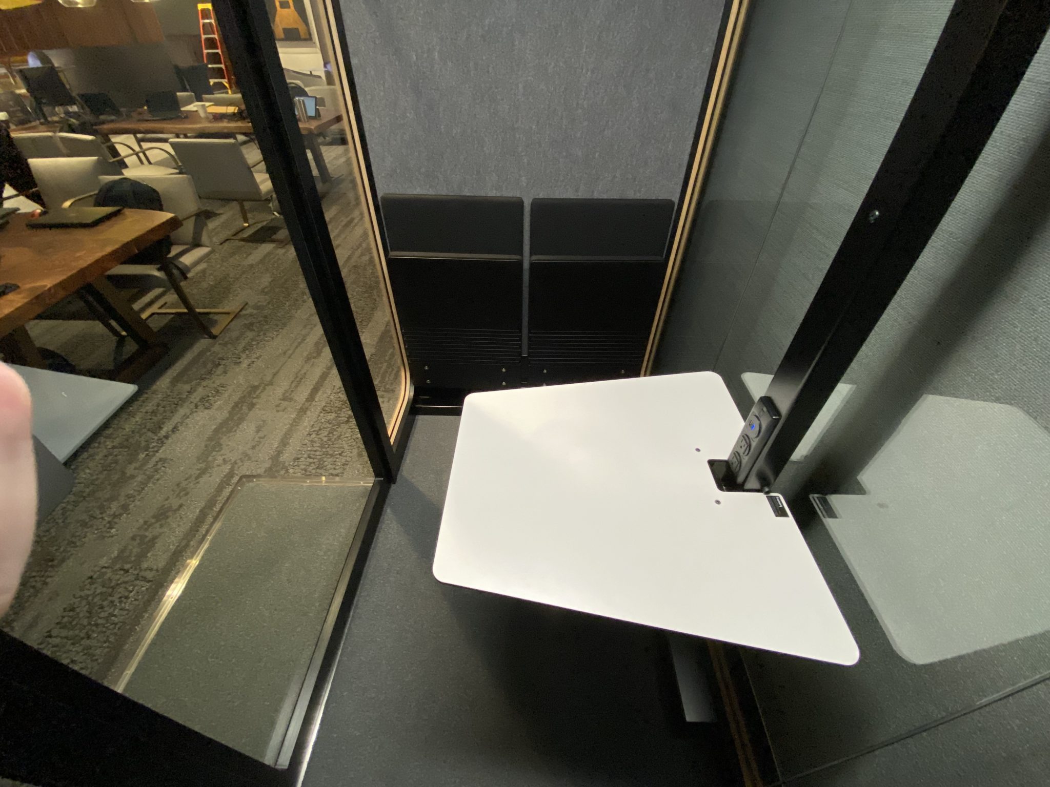 New-Delta-Sky-Club-ORD-T5-Chicago-OHare-Review-ADA-Phone-Booth - Eye of ...