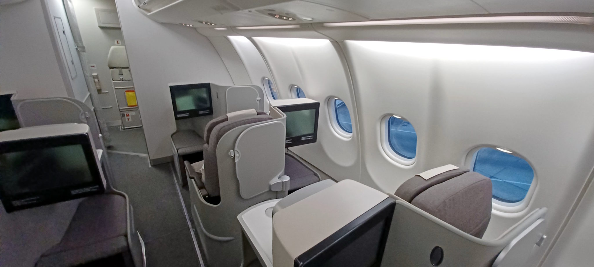 Iberia A330-300 Business Class seat review (8) - Eye of the Flyer