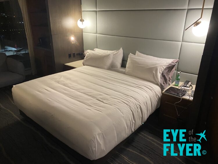 King-Bed-InterContinental-MSP-Airport-Hotel-Review - Eye of the Flyer