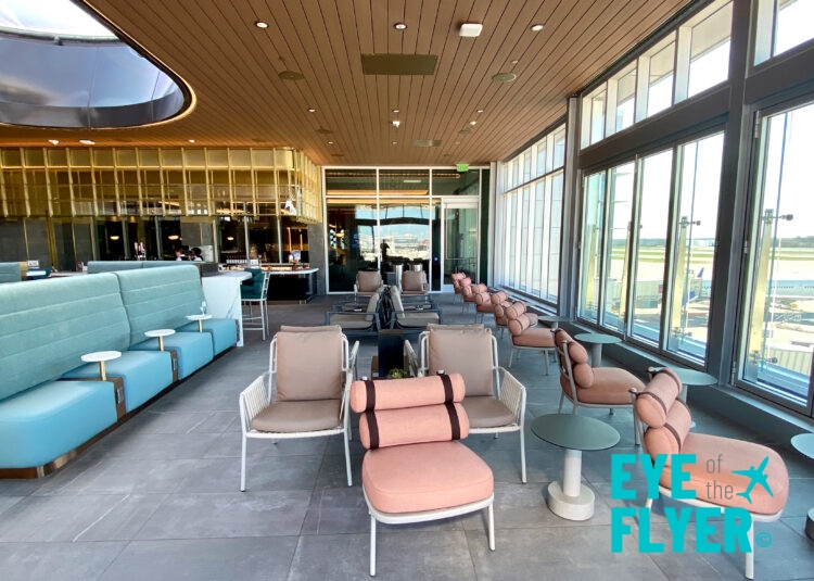 Sky-Deck-MSP-South-View-Delta-Sky-Club-Minneapolis-G-Concourse-Review ...