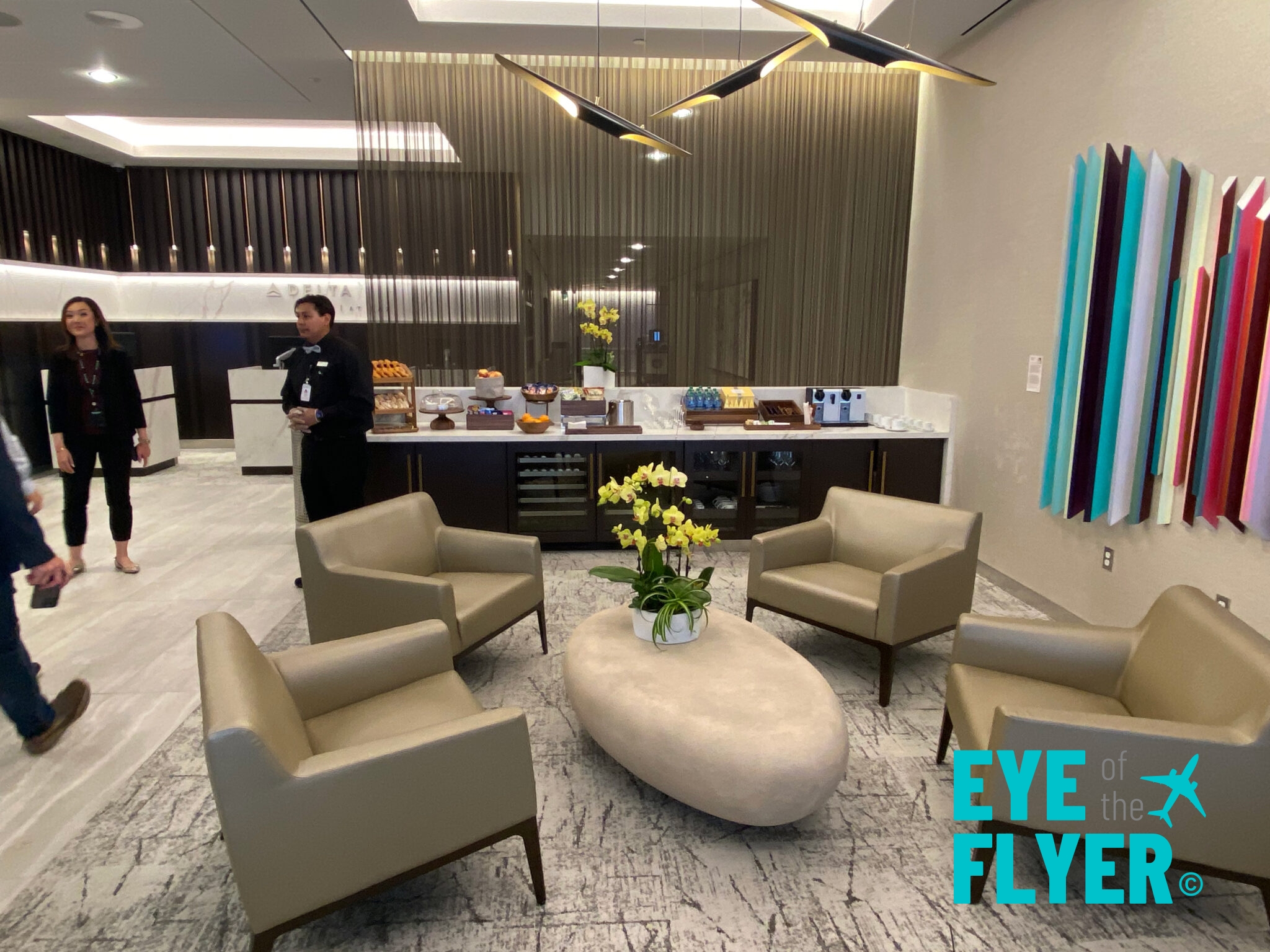 Our First Looks: The Exclusive New Delta One Check-In Lounge at LAX and ...