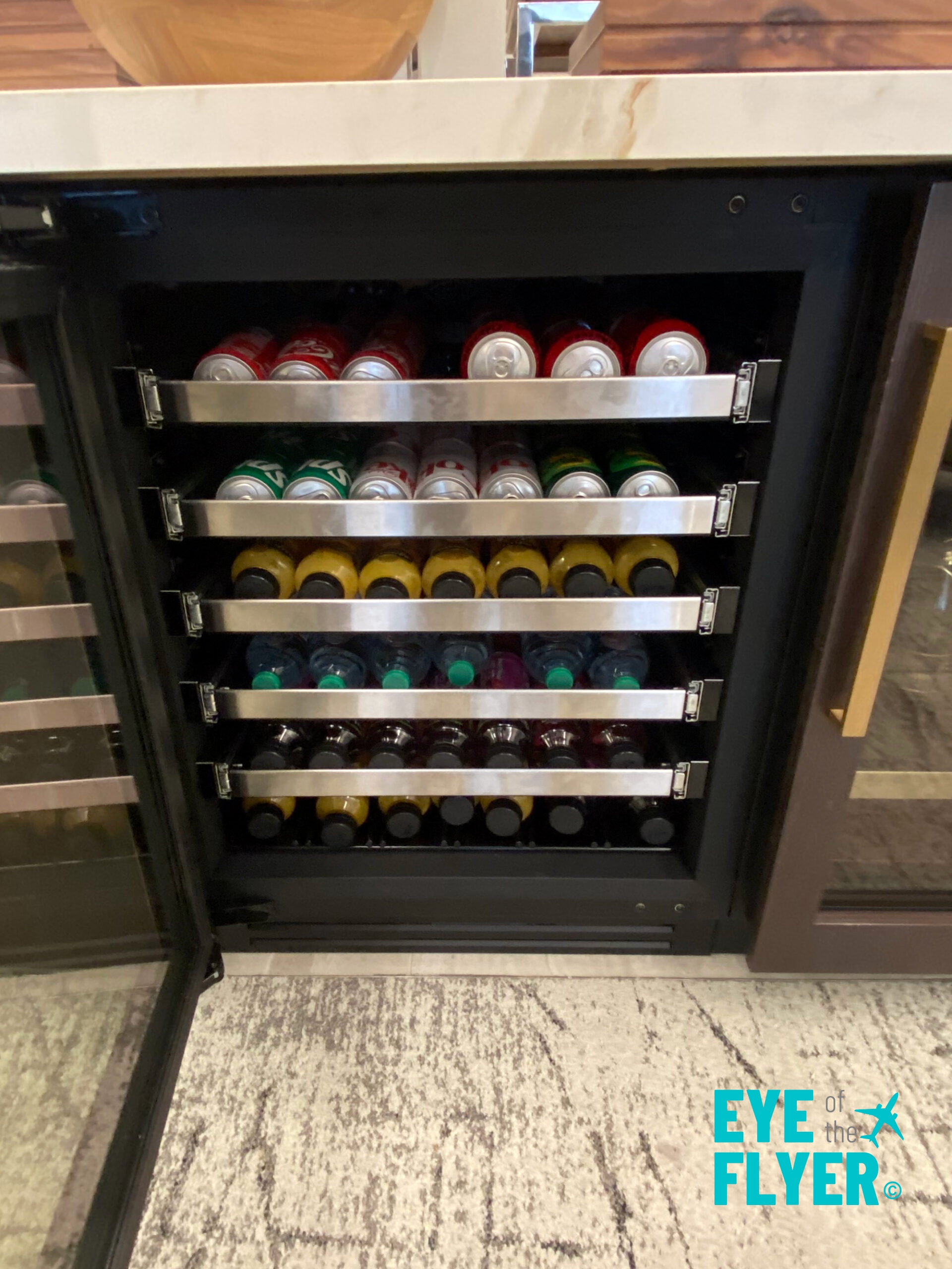 Our First Looks: The Exclusive New Delta One Check-In Lounge at LAX and ...