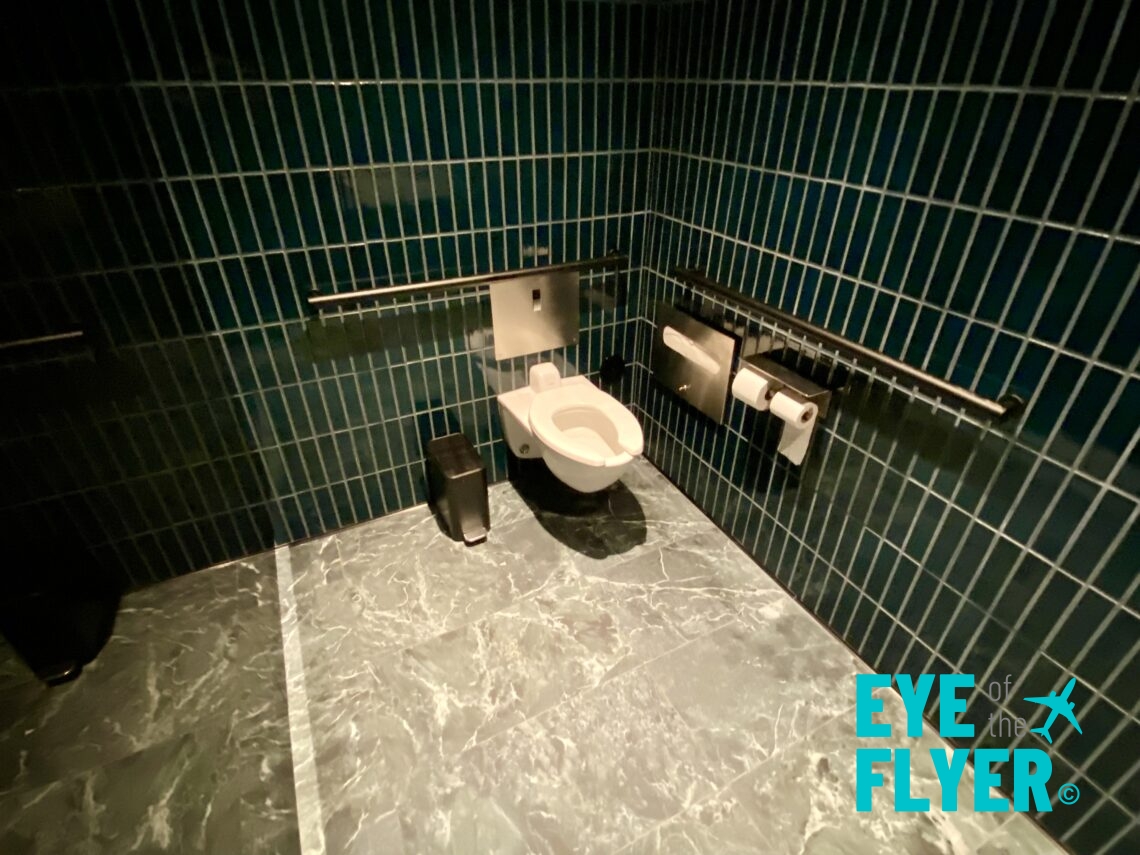 chase-sapphire-lounge-boston-review-restroom-stall - Eye of the Flyer