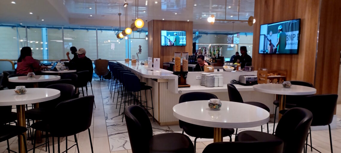 Plaza Premium Lounge Vancouver YVR Airport Near Gate E88 Priority Pass ...