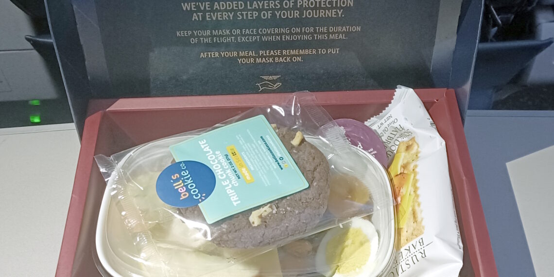 Delta Air Lines Is Out to Lunch: Order Fails and "Sad Box" on 1,400 ...