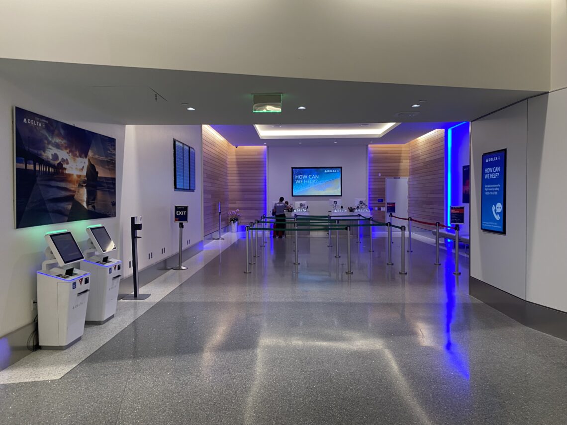 Our First Look: Taking the LAX Terminal 3 Connector to the Tom Bradley ...