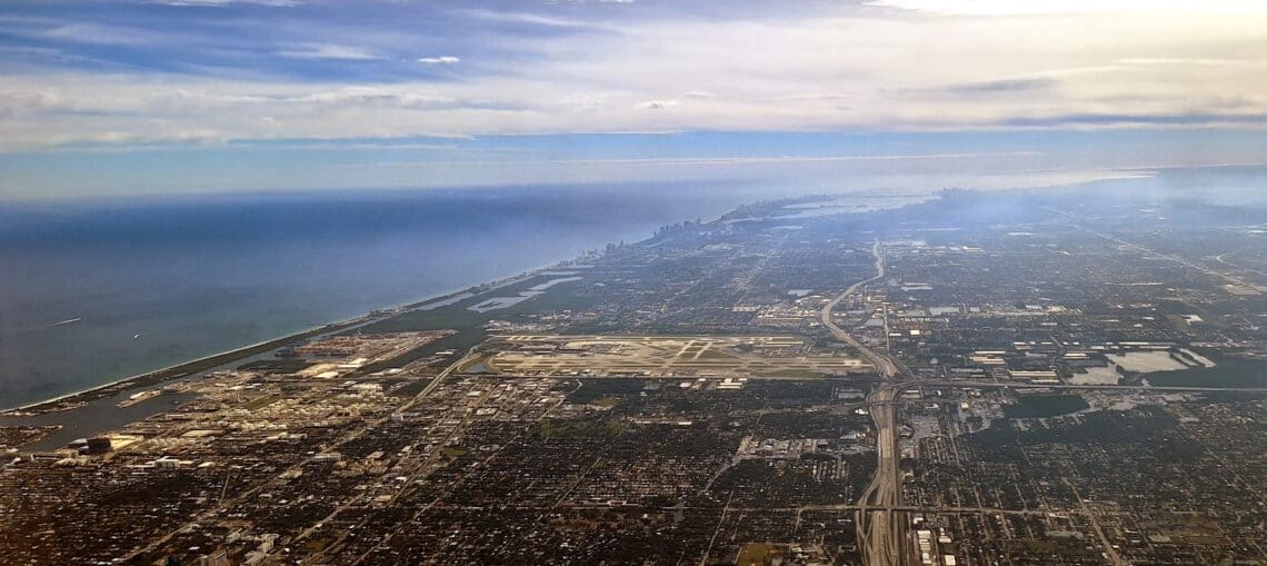 Delta First Class Lunch Review - Chicken Thighs in Gravy with Polenta ...