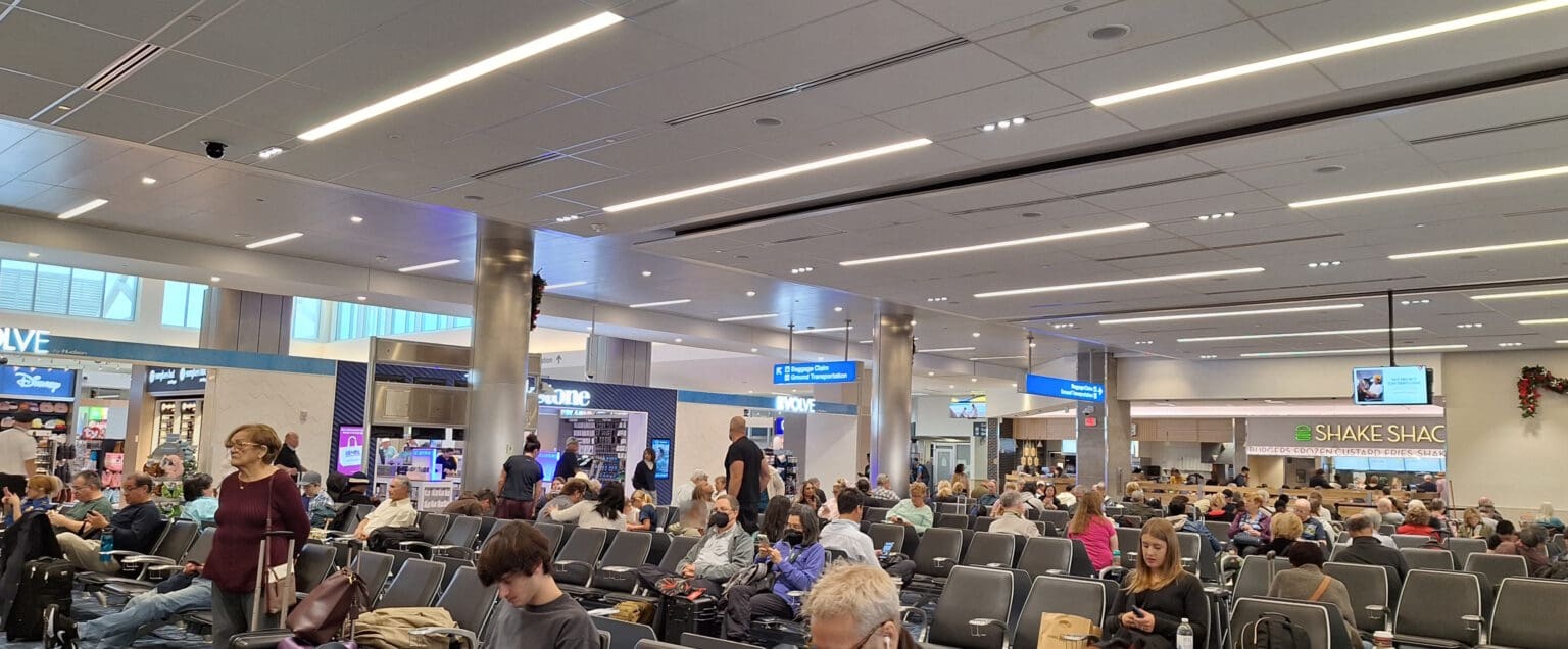Fort Lauderdale (FLL) Delta Sky Club Review - and Yet Another Reason to ...