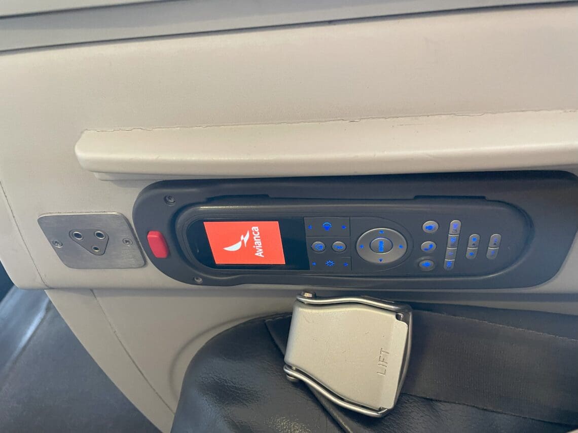 Avianca Quito to Baltra A321 First Class IFE Controller - Eye of the Flyer