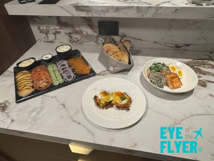 Fancy-Breakfast-Stuff-Chase-Sapphire-Lounge-New-York-LaGuardia - Eye of ...