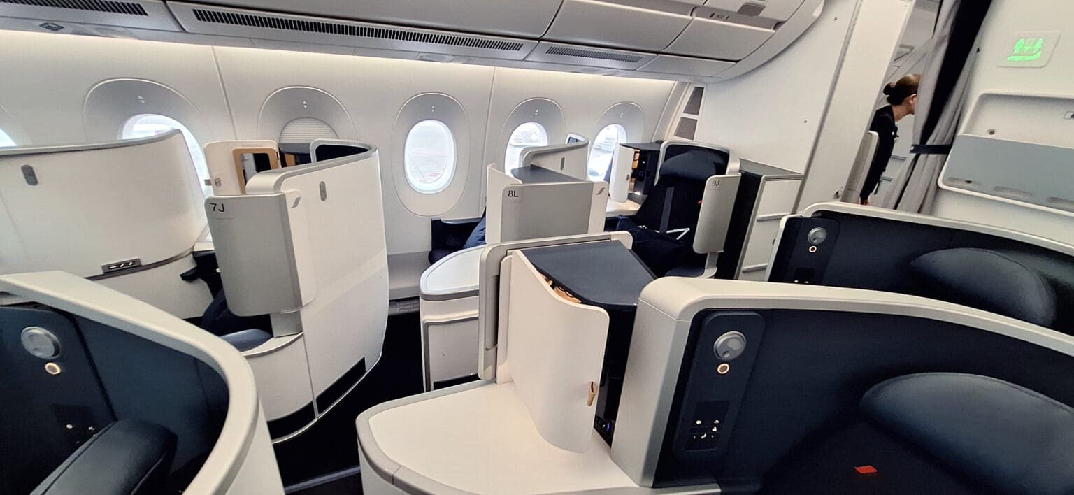 Air France A350 Business Class Mexico City to Paris Review - Eye of the ...