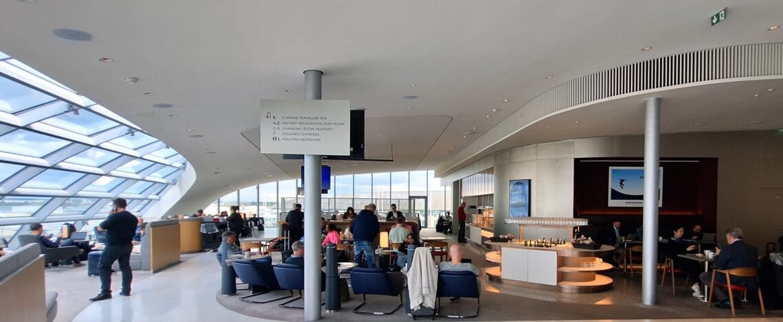 Review: The Air France Lounge at Paris-Charles de Gaulle Airport ...