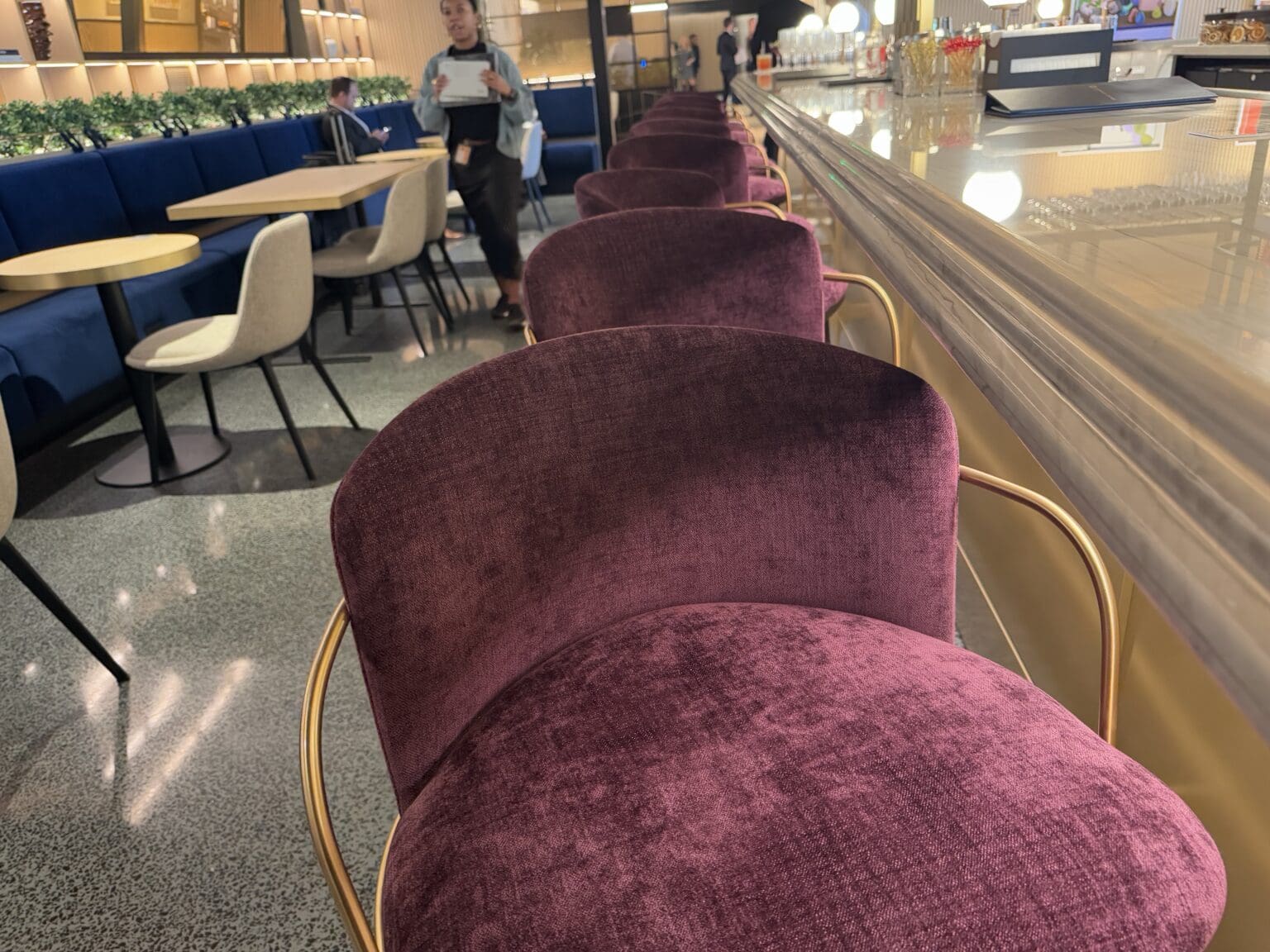 Wow: Our First Look Inside the Chase Sapphire Lounge in San Diego ...