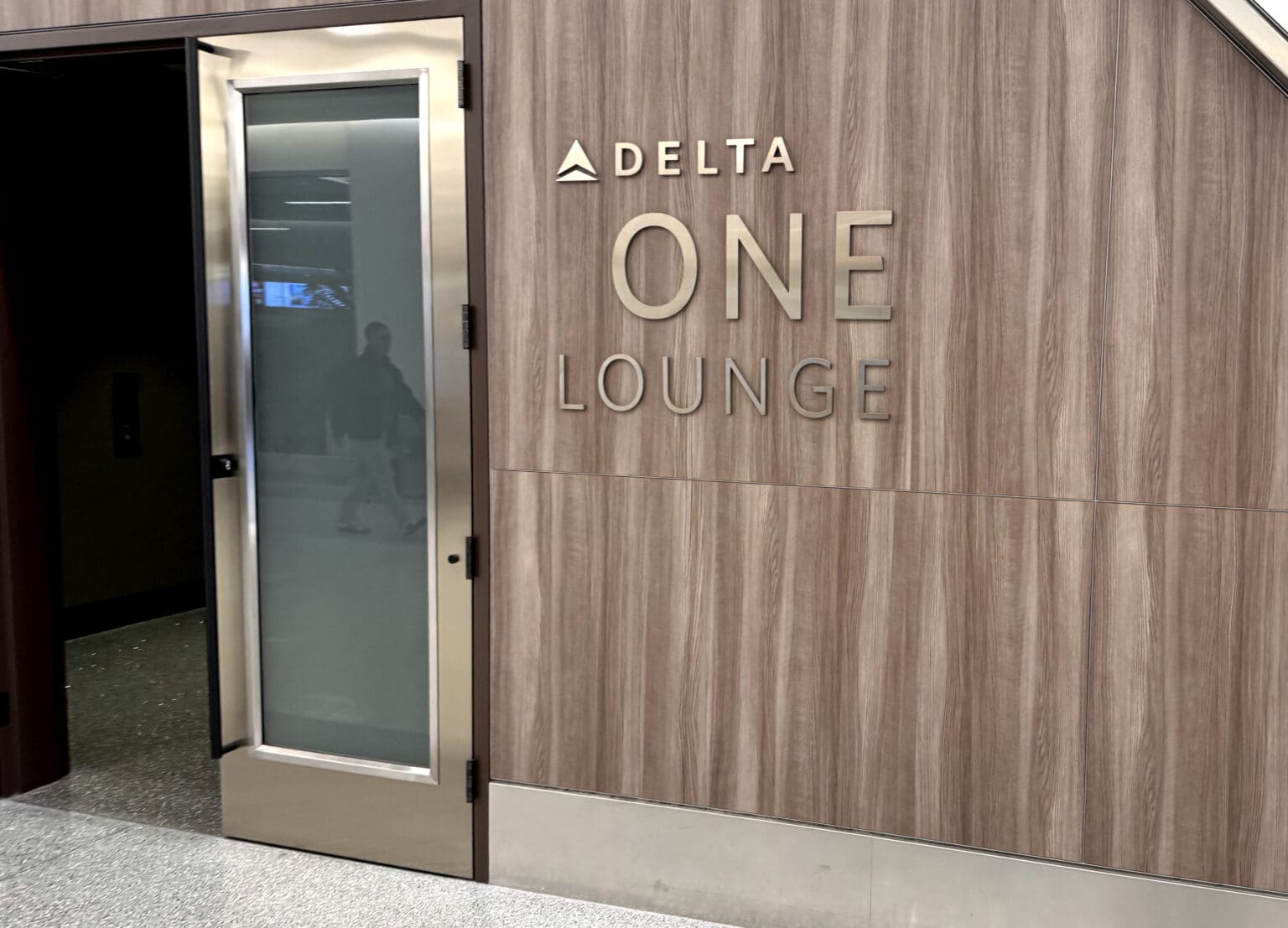 delta-one-lounge-lax-entrance - Eye of the Flyer