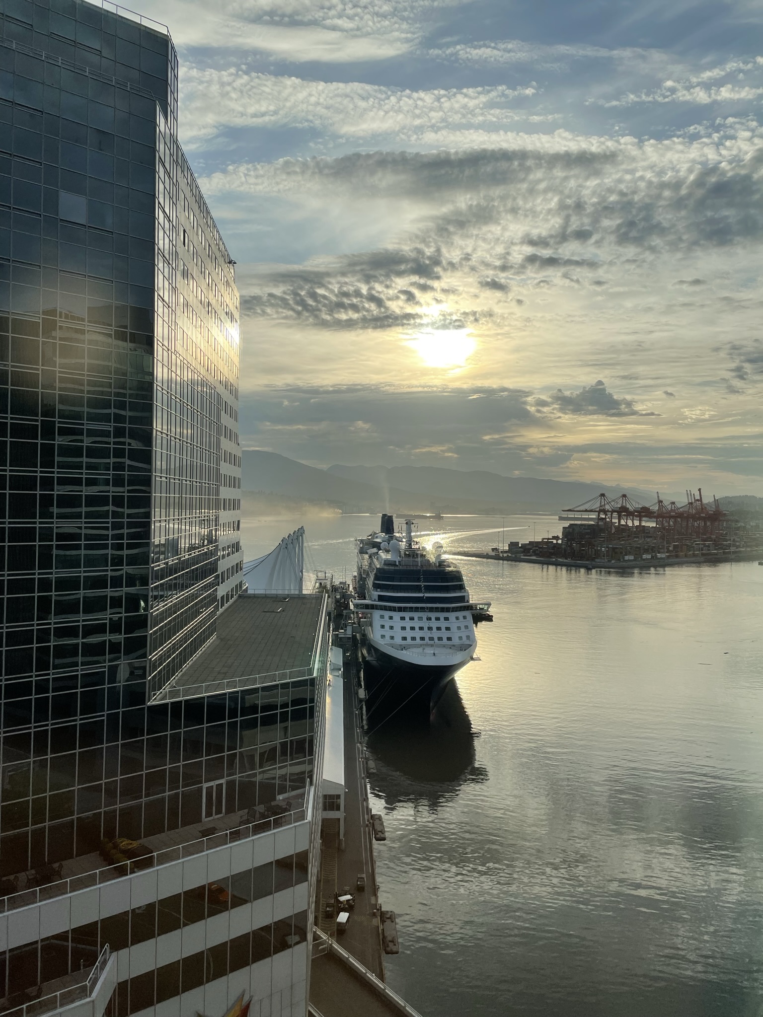 Fairmont Waterfront View of Ship Arriving - Eye of the Flyer