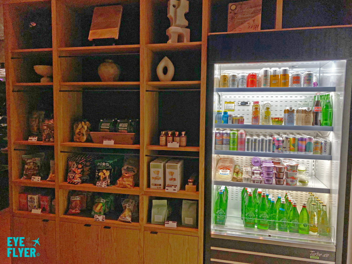 tommie-hollywood-hyatt-hotel-lobby-snack-shack - Eye of the Flyer